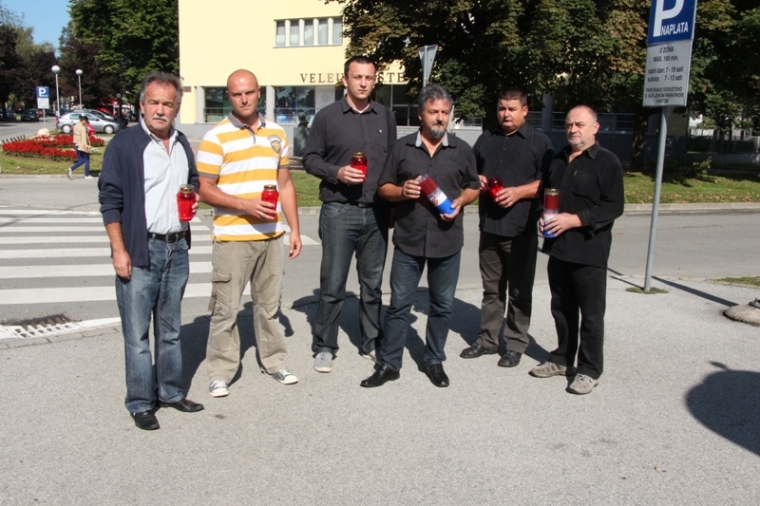 Prisjetili se prvog dana svijećama u Vukovarskoj ulici - Požeška kronika Prisjetili se prvog dana svijećama u Vukovarskoj ulici - Požeška kronika